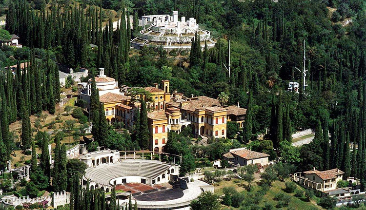 Il Vittoriale Degli Italiani A Gardone Riviera Sul Lago Di Garda Il Vittoriale Degli Italiani A Gardone Riviera Sul Lago Di Garda