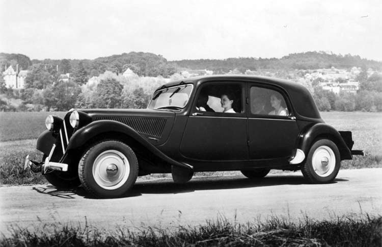 Automotoretrò Flaminio Bertoni, un italiano in terra di Francia