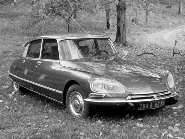 Automotoretrò Flaminio Bertoni, un italiano in terra di Francia