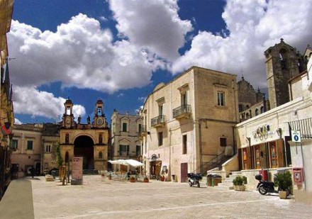 Matera-Piazza-del-Sedile - Mondointasca