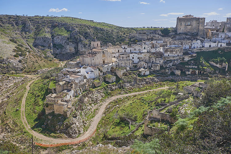 Ginosa: viaggio di fine estate nella Terra della Gravine