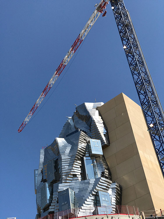 Arles, nel cielo della Provenza una torre firmata Frank Gehry